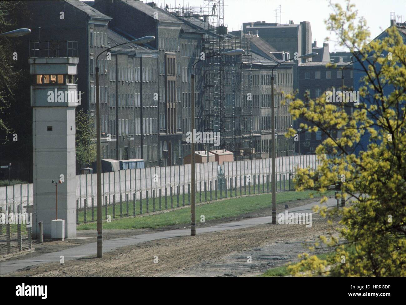 The Berlin Wall in 1986 Stock Photo - Alamy