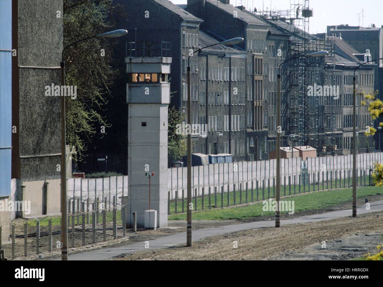 The Berlin Wall in 1986 Stock Photo - Alamy