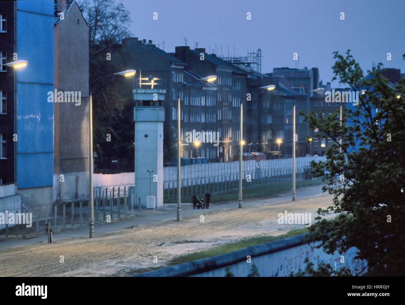 The Berlin Wall in 1986 Stock Photo - Alamy