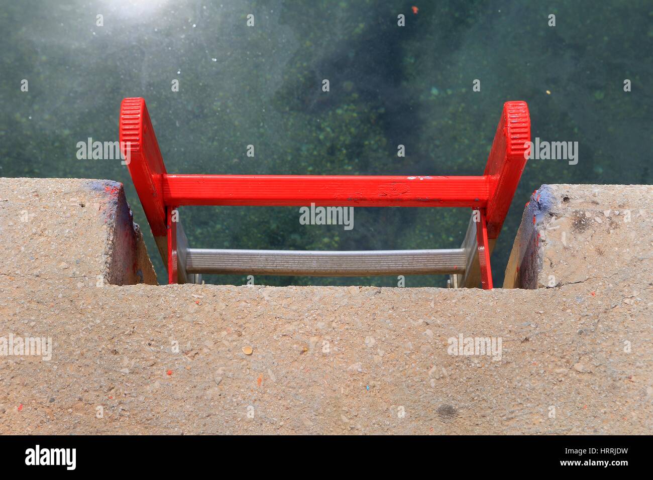 Quayside ladder hi-res stock photography and images - Alamy