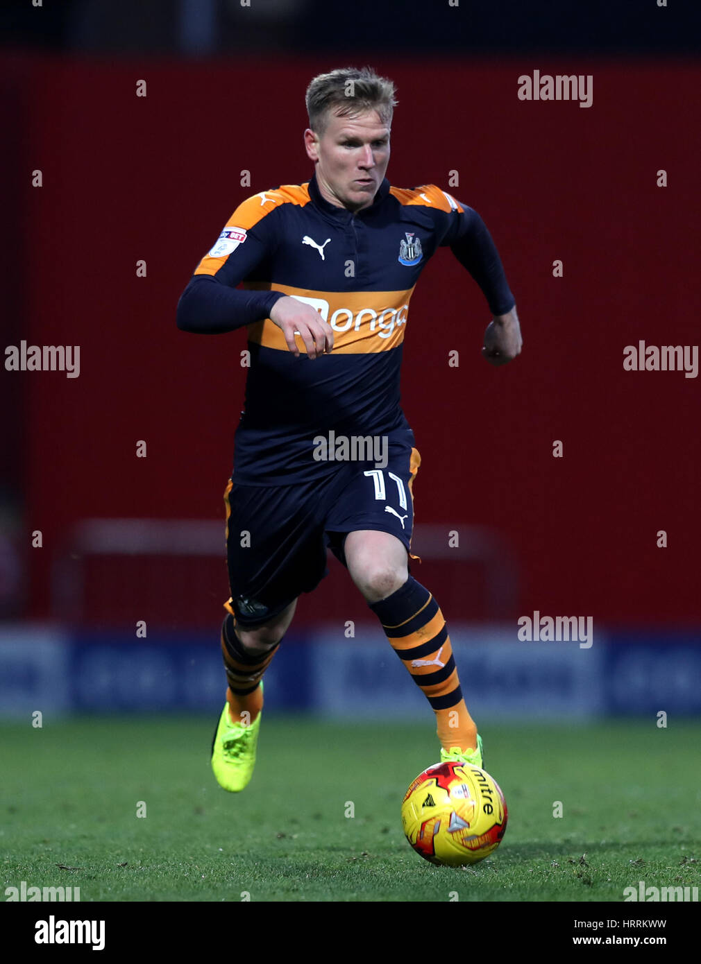 Matt ritchie of newcastle united hi-res stock photography and images ...