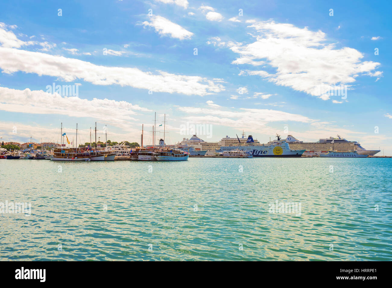 Beautiful scenery ships hi-res stock photography and images - Alamy