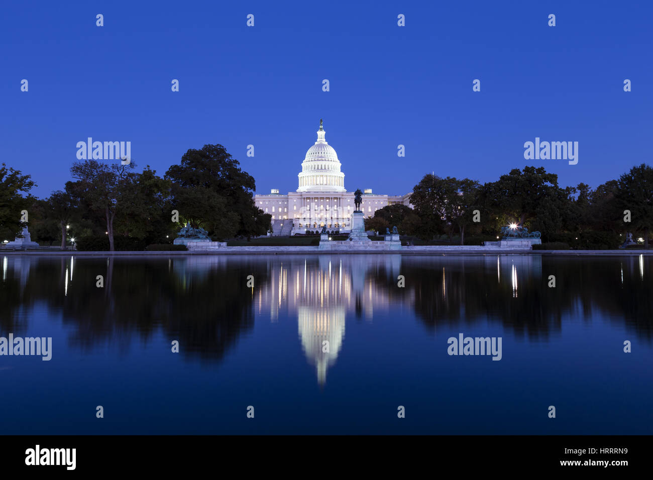 Us capitol reflecting pool hi-res stock photography and images - Alamy