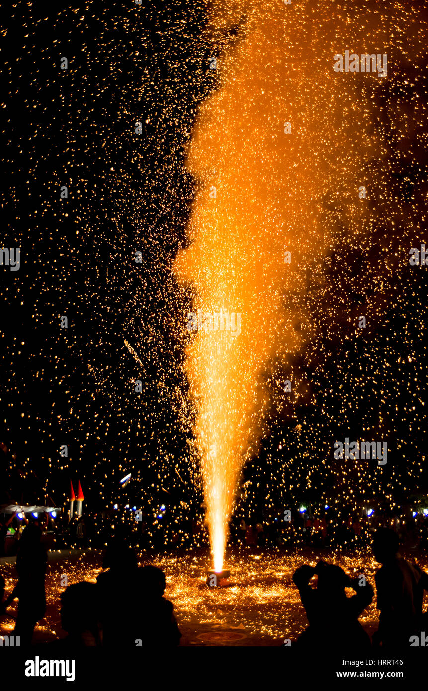 Yellow firecracker hi-res stock photography and images - Alamy