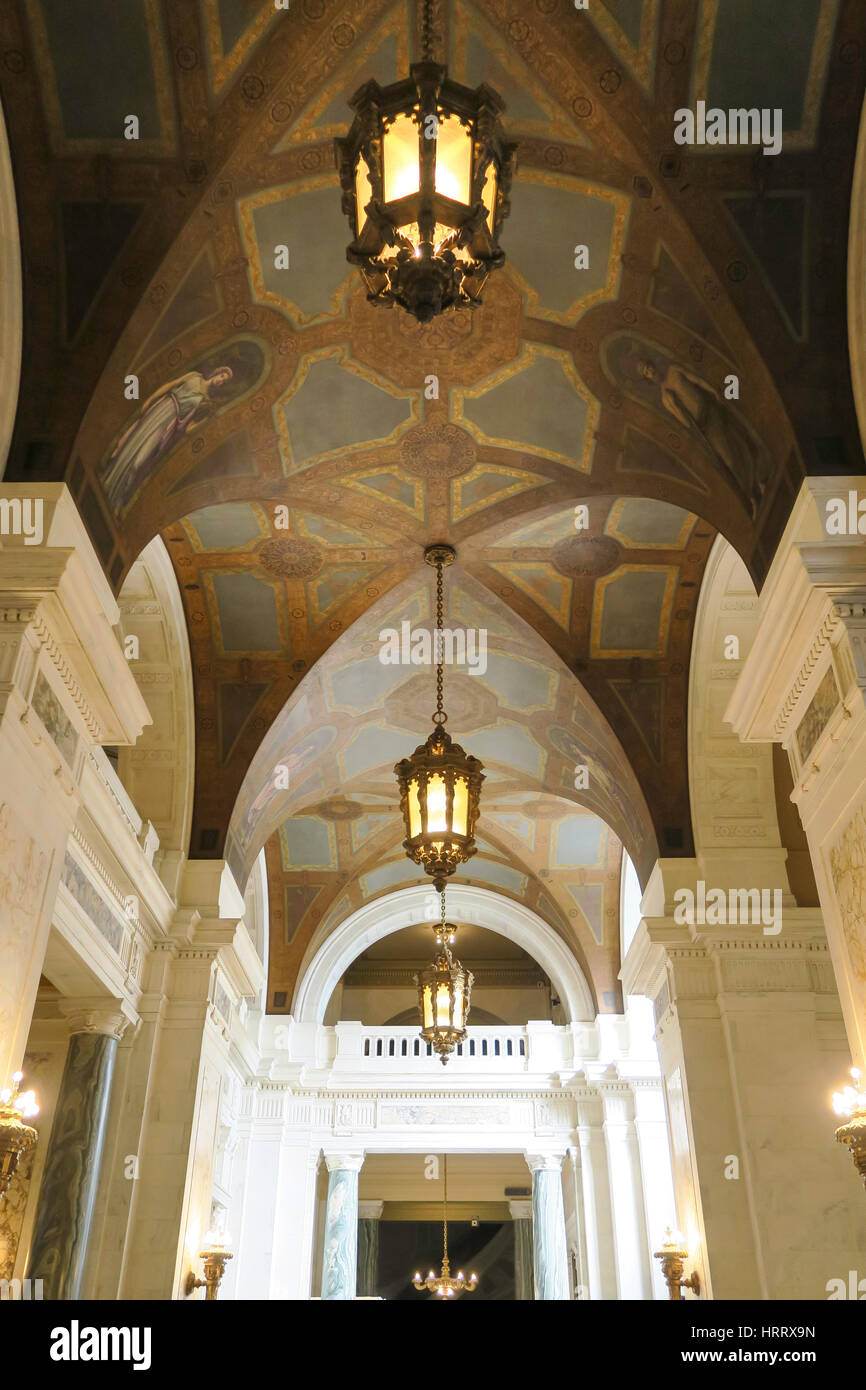 Interior at the Smithsonian National Museum of the American Indian, NYC ...
