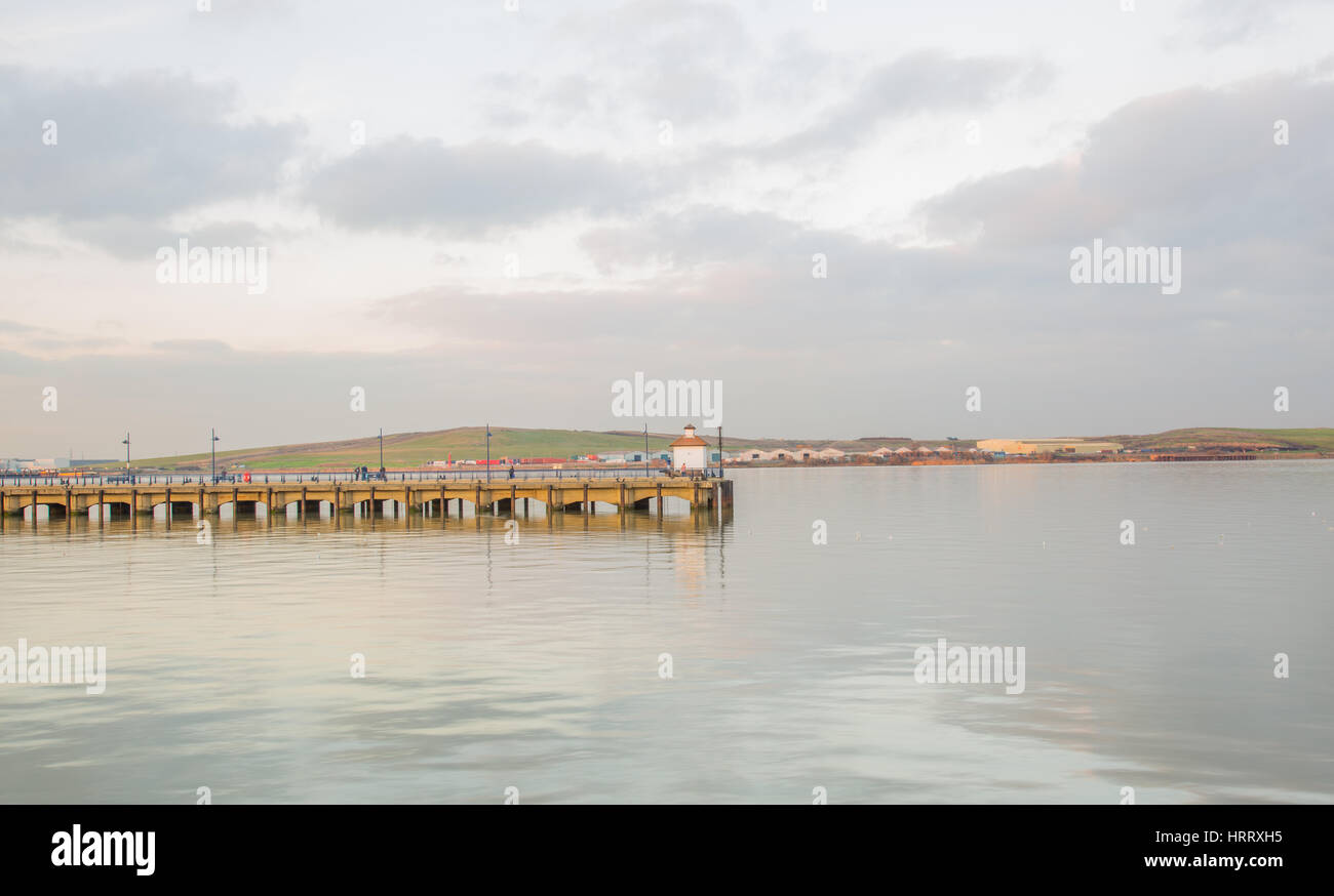 Gradient blue london skyline hi-res stock photography and images - Alamy