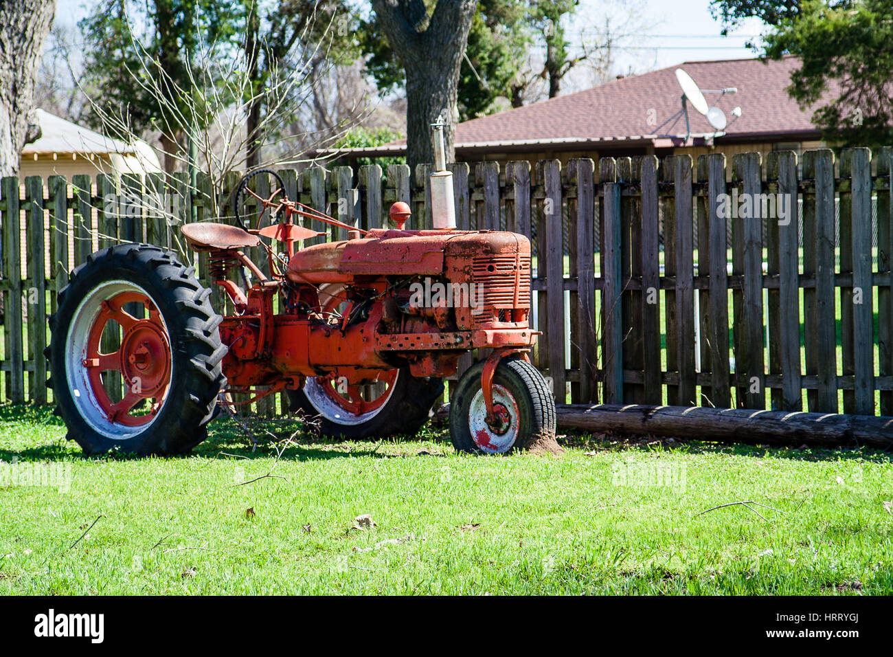 An old vintage tractor Stock Photo - Alamy