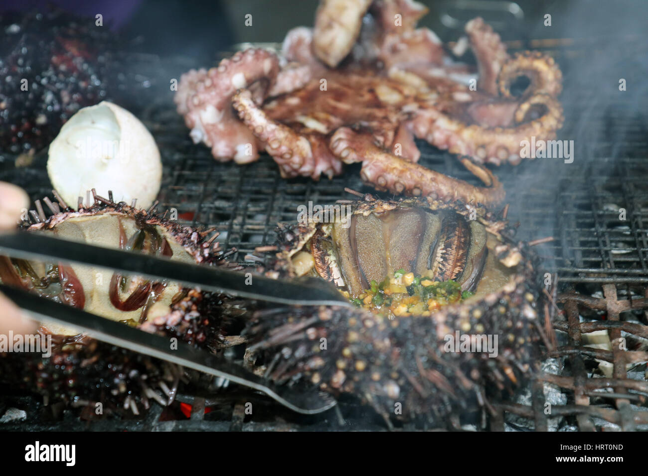 Seafood barbecue hi-res stock photography and images - Alamy