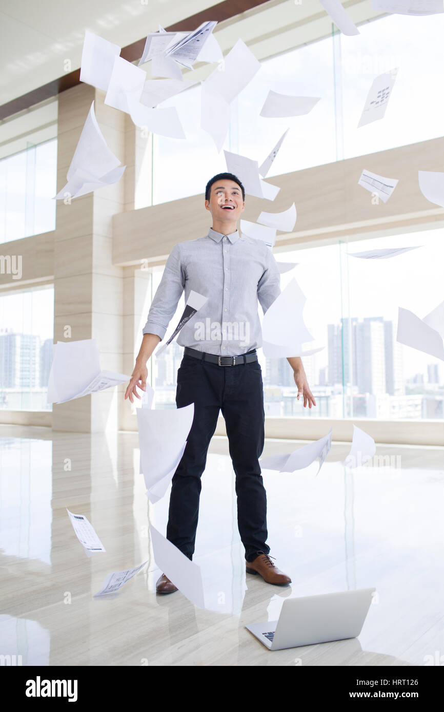 Throwing paper in the air hi-res stock photography and images - Alamy