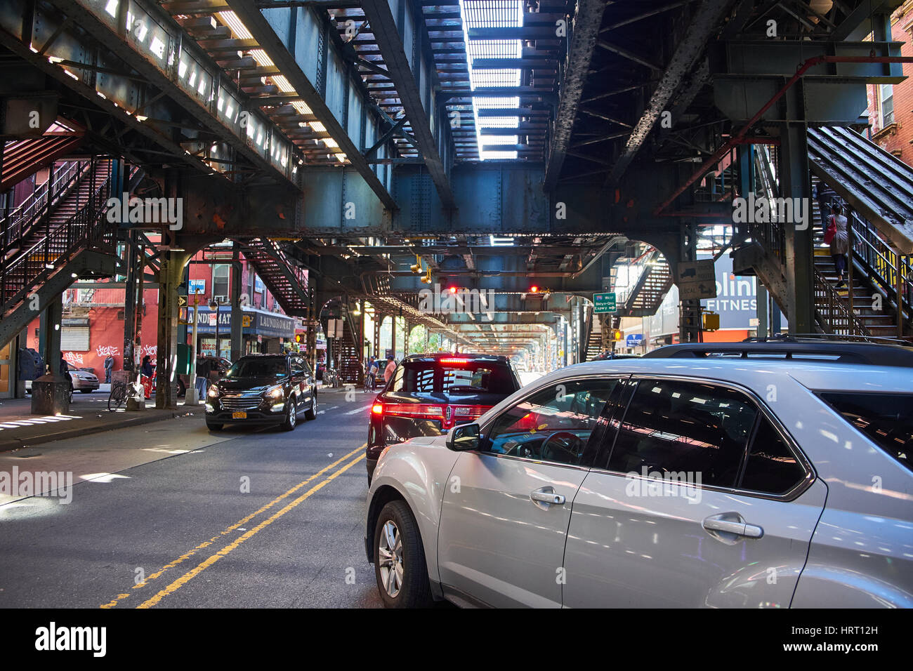 Elevated train new york hi-res stock photography and images - Alamy