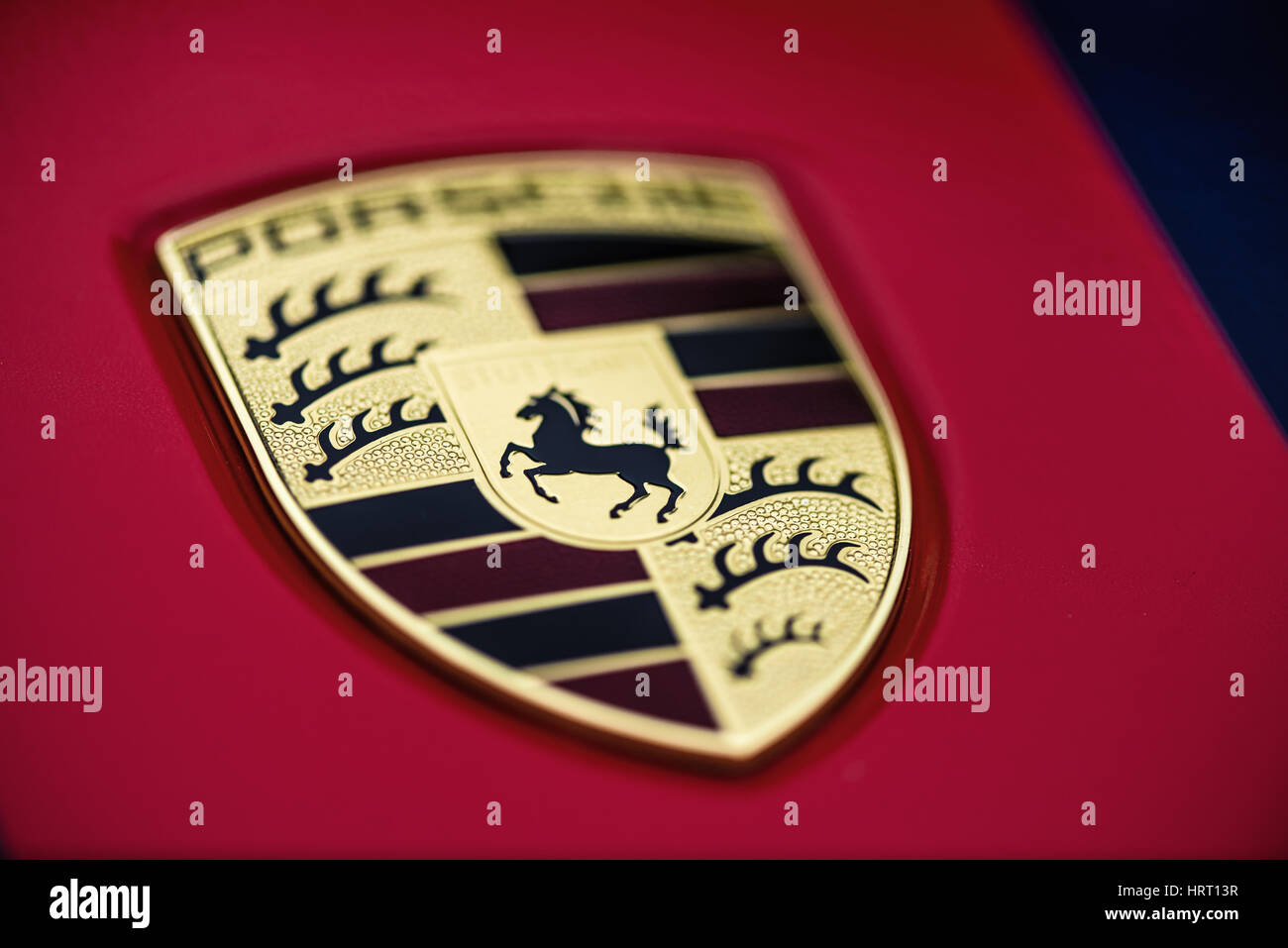 Porsche logo emblem hi-res stock photography and images - Alamy