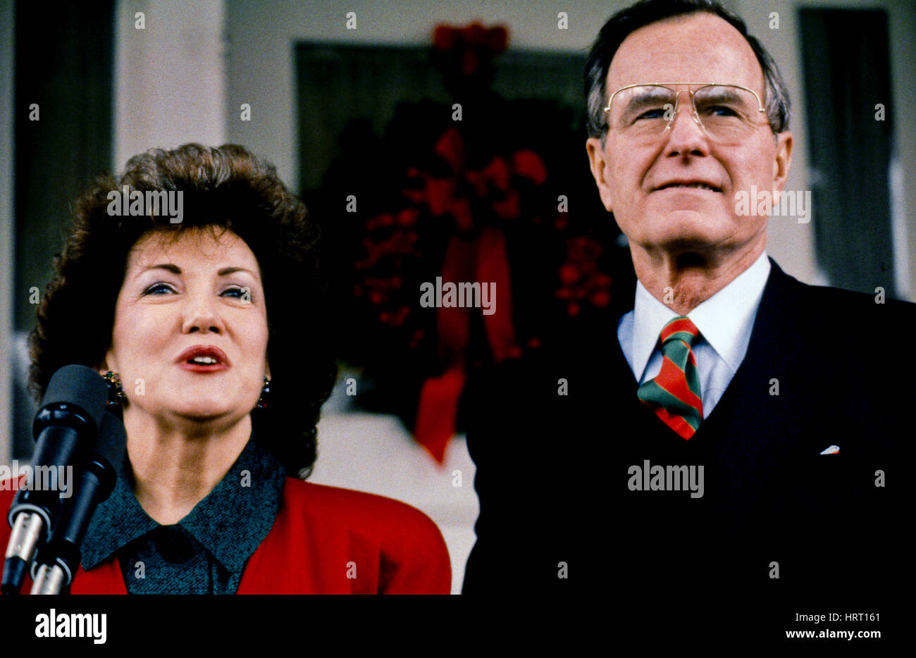 Elizabeth dole hi-res stock photography and images - Alamy