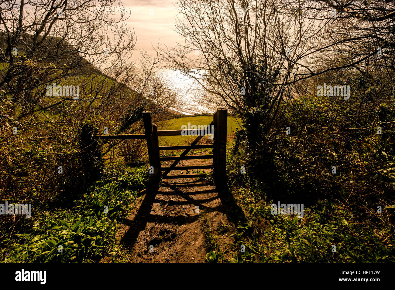 Footpath gate hi-res stock photography and images - Alamy