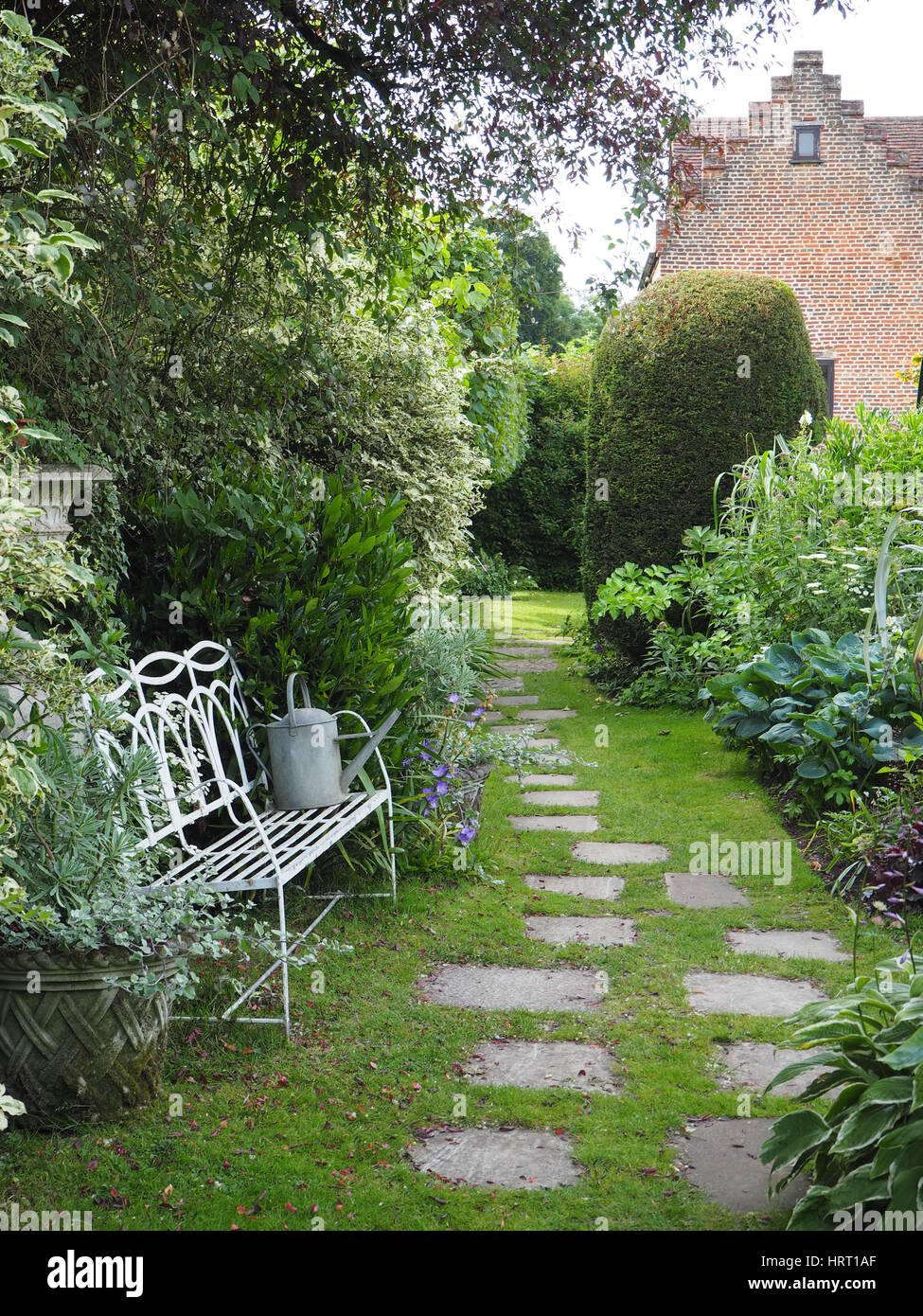 Chenies Manor garden pathway to the white garden from the old pavilion ...