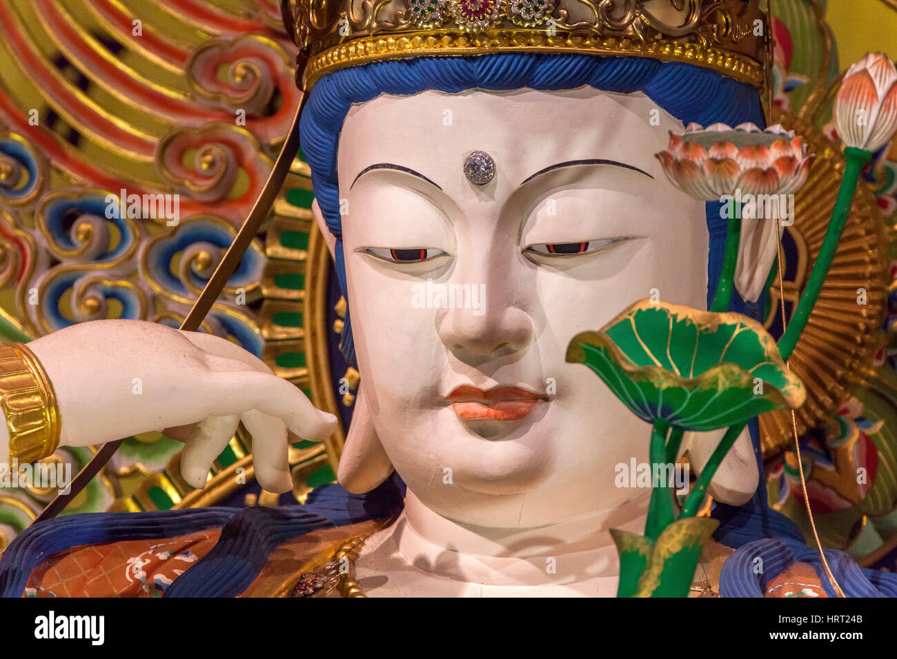 Statues in the Buddha Tooth Relic Temple, Buddha Tooth Relic Temple ...