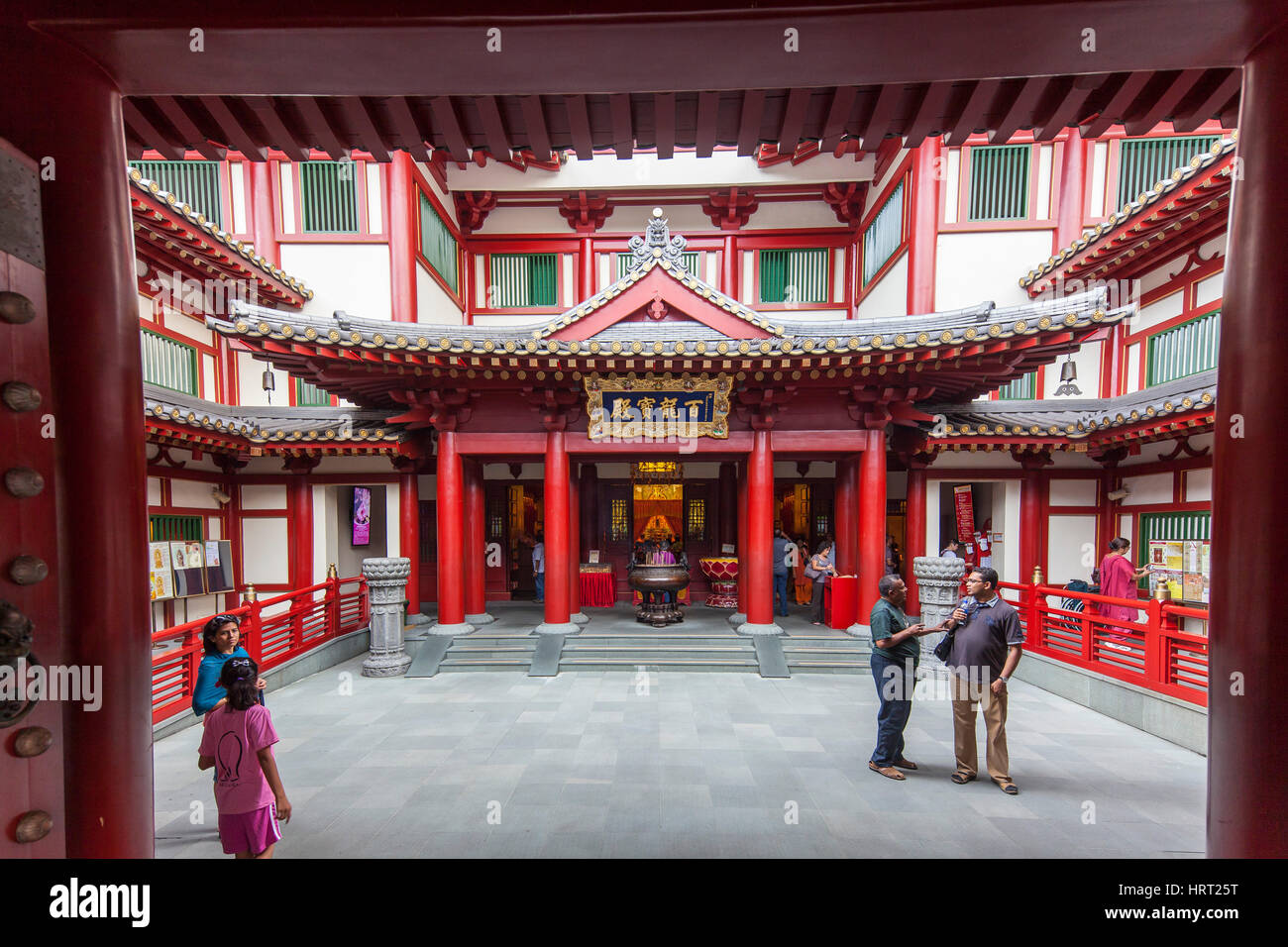 Thong Hood Cho Temple at Waterloo Street, Pagoda Gate, Chinatown ...
