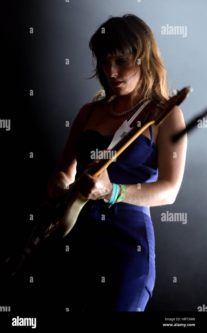 Gig performance hi-res stock photography and images - Alamy