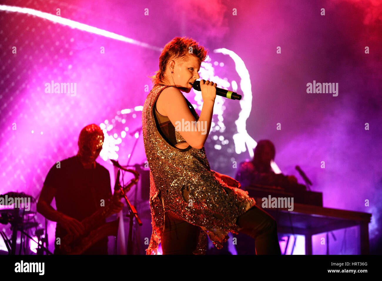 Punk woman hi-res stock photography and images - Alamy
