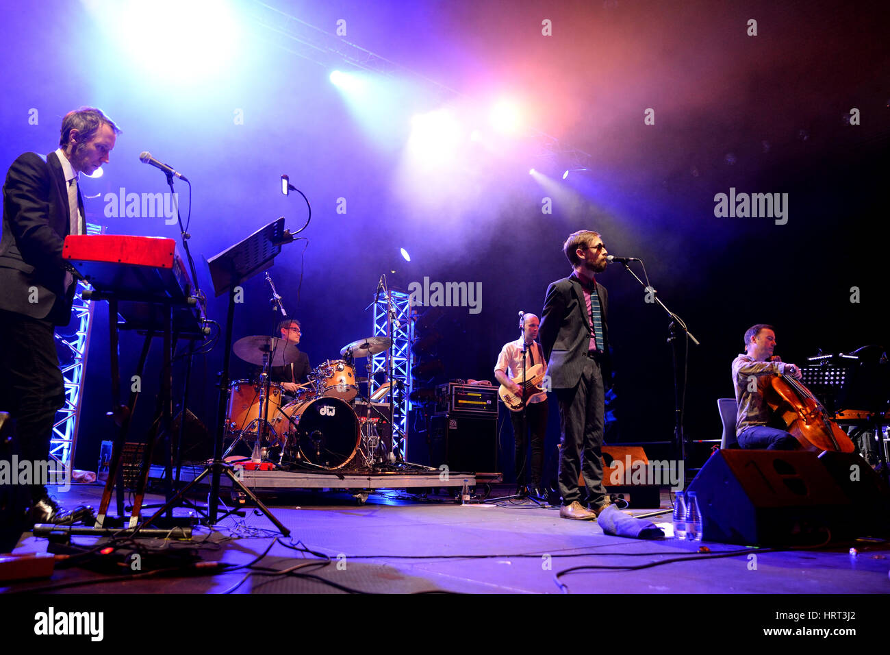 Divine comedy band hi-res stock photography and images - Alamy