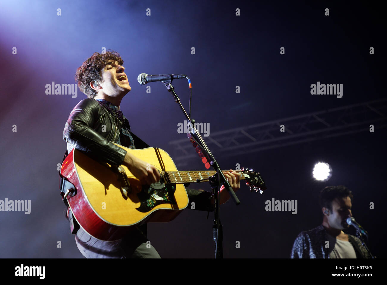 Kooks band hi-res stock photography and images - Alamy
