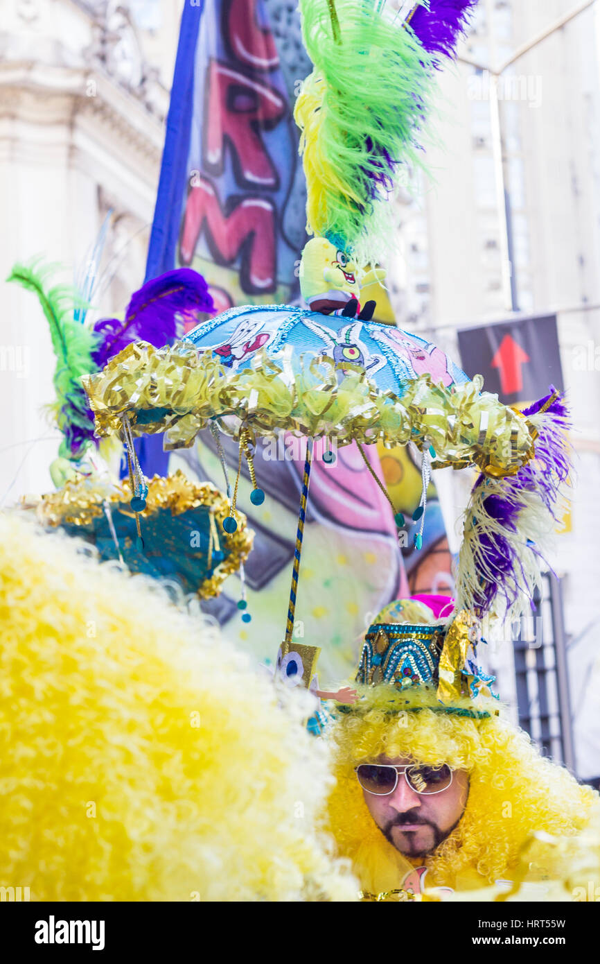 Rio carnival costume hi-res stock photography and images - Alamy