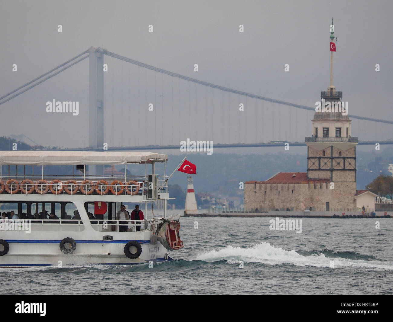 FERRIES CROSSING THE BOSPHORUS, ISTANBUL ,TURKEY Stock Photo - Alamy