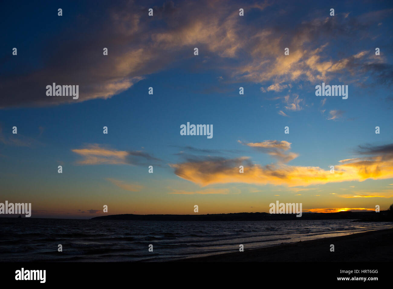 beautiful Scenic sunset over ocean beach. summer vacation Stock Photo ...
