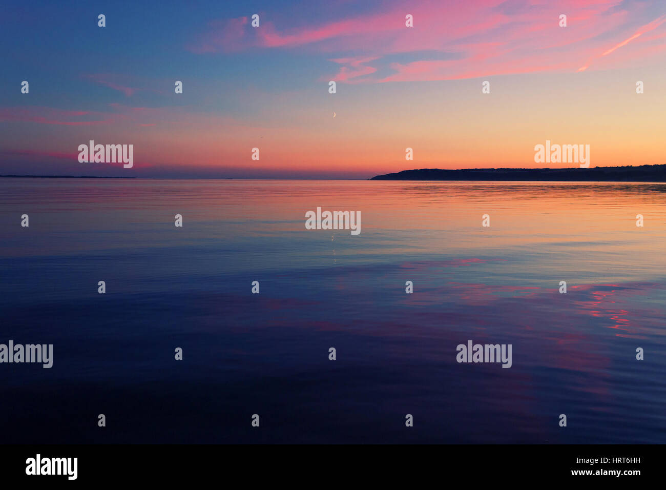 beautiful Scenic sunset over ocean beach. summer vacation Stock Photo ...