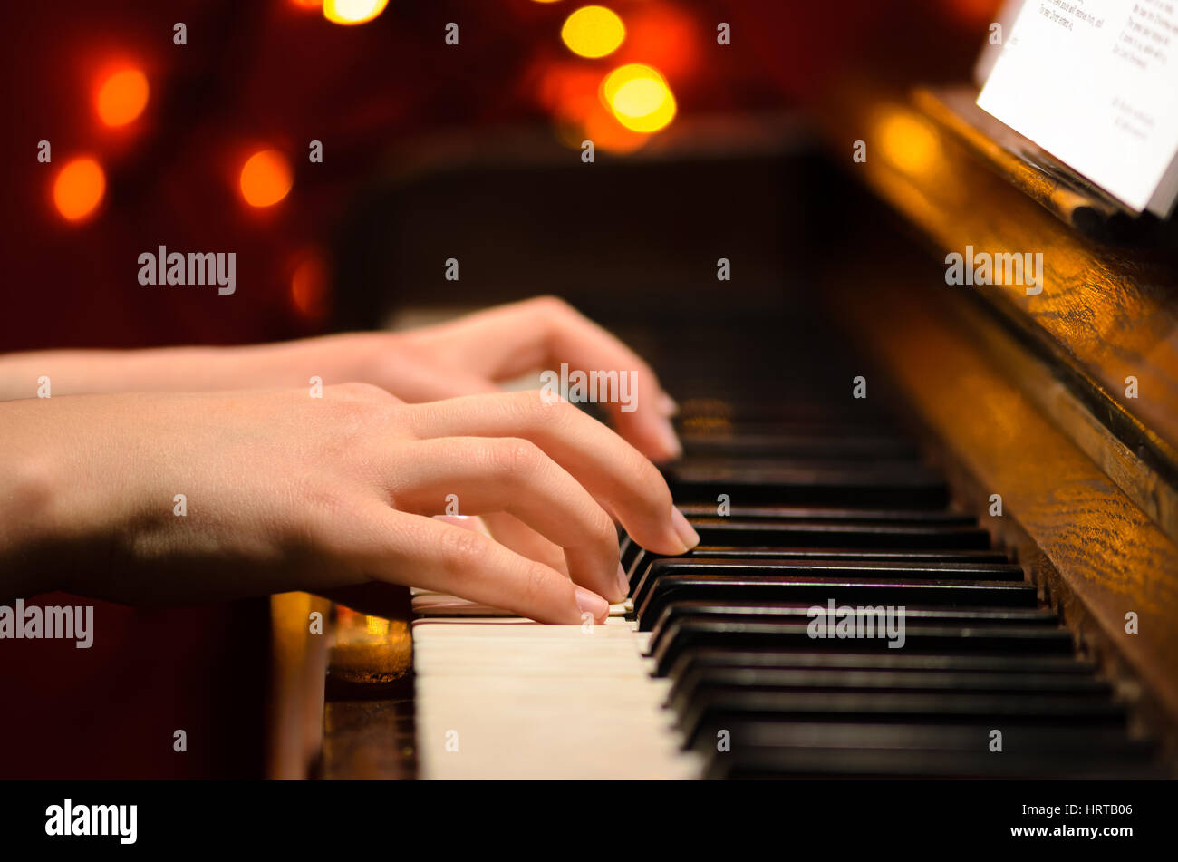 Detail hands keyboard hi-res stock photography and images - Alamy
