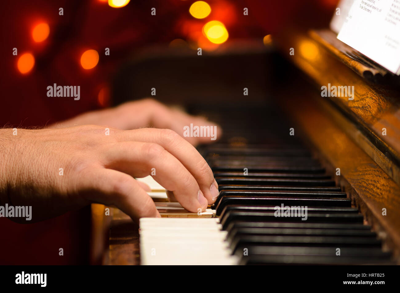 Detail hands keyboard hi-res stock photography and images - Alamy