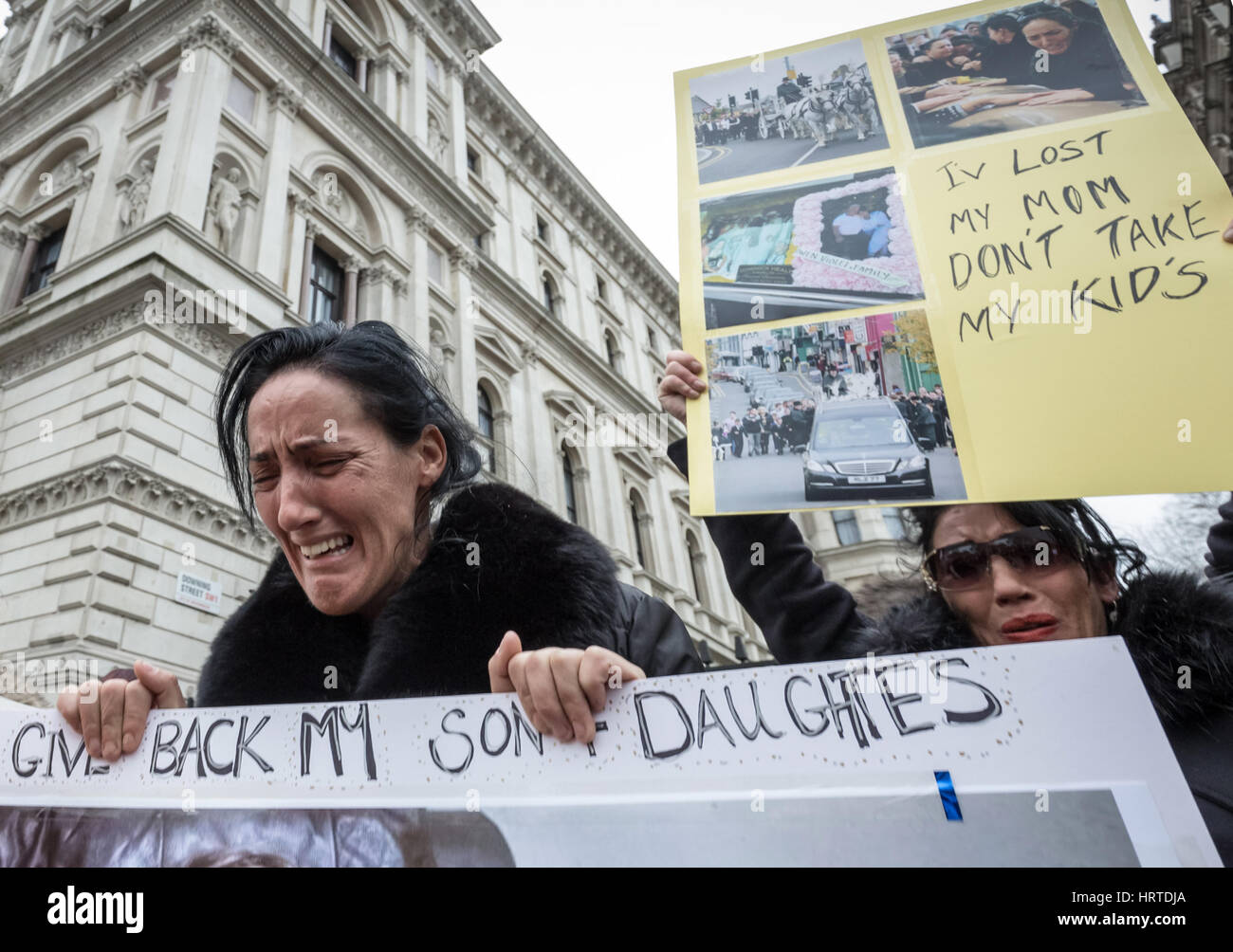 Irish traveller Elizabeth Crumlish and other members from the traveller ...
