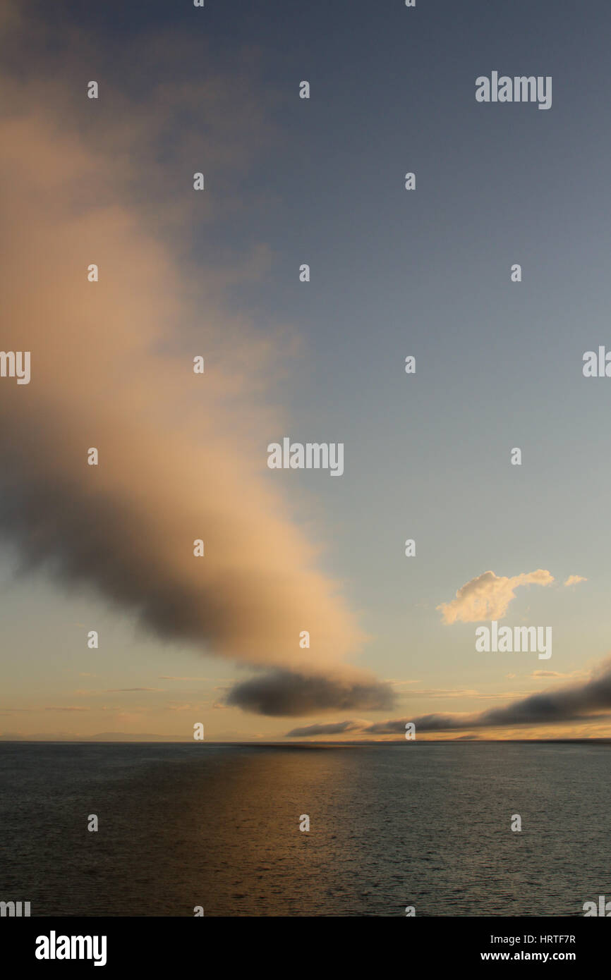 Sea level sunset hi-res stock photography and images - Alamy