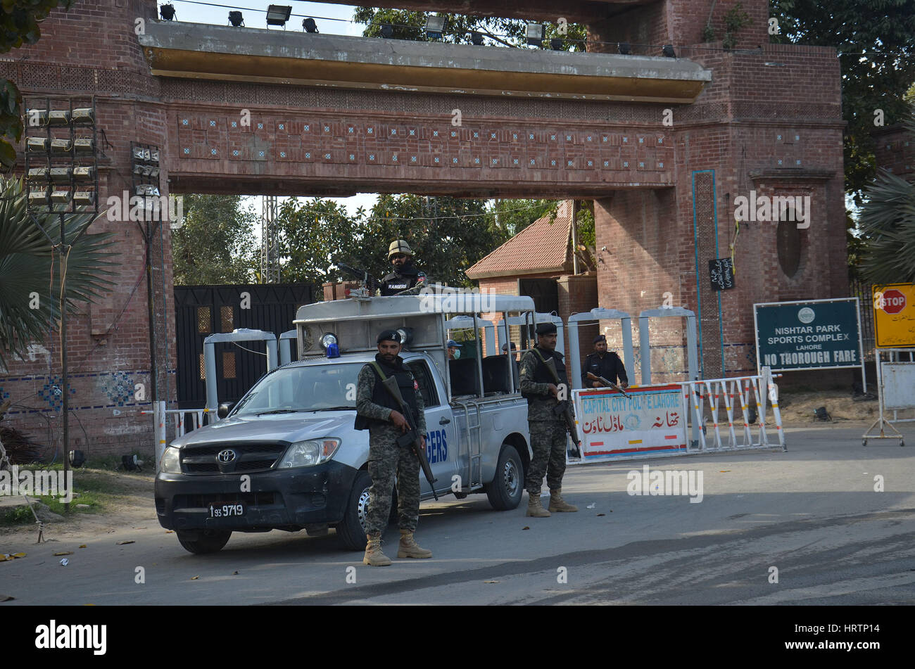 Lahore, Pakistan. 03rd Mar, 2017. Pakistani paramilitary soldiers stand ...