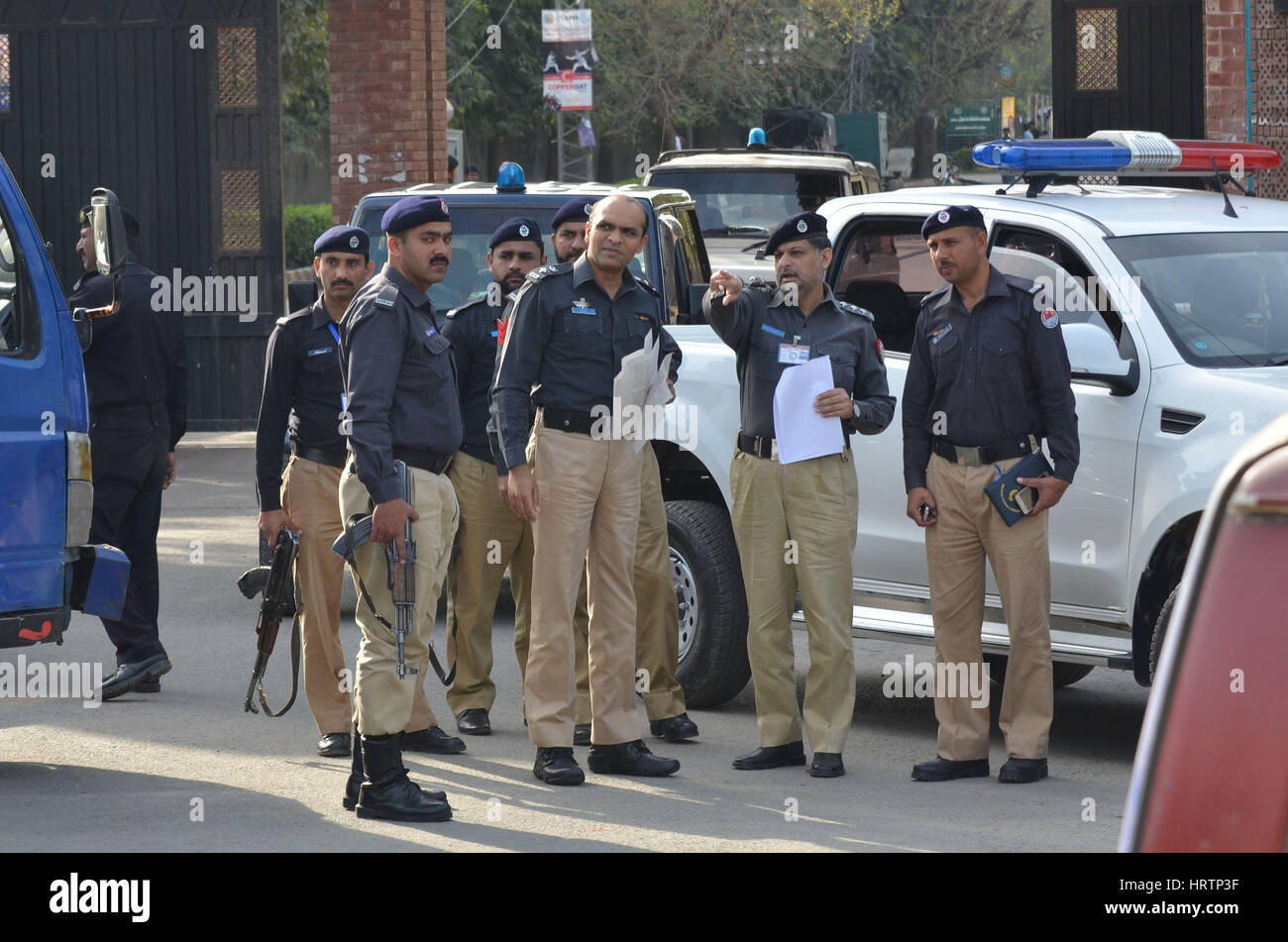 Lahore, Pakistan. 03rd Mar, 2017. Pakistani paramilitary soldiers stand ...