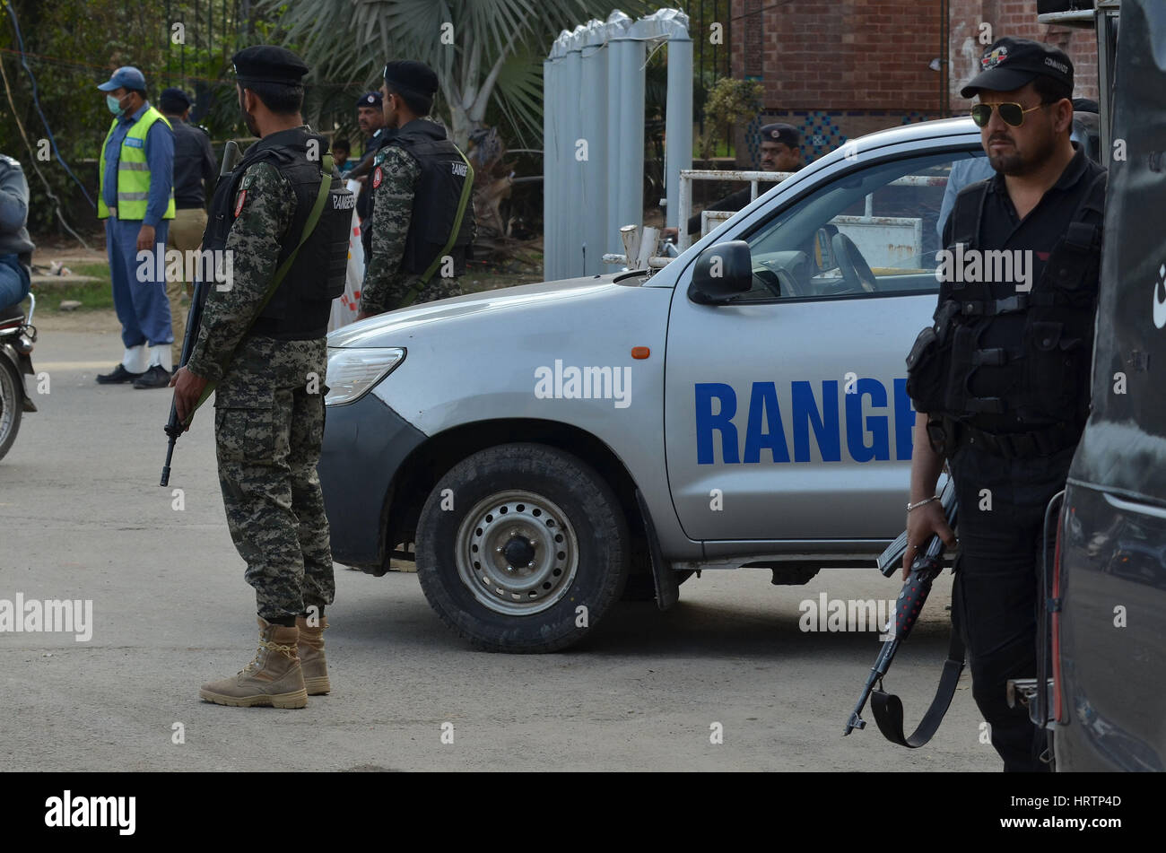 Lahore, Pakistan. 03rd Mar, 2017. Pakistani paramilitary soldiers stand ...