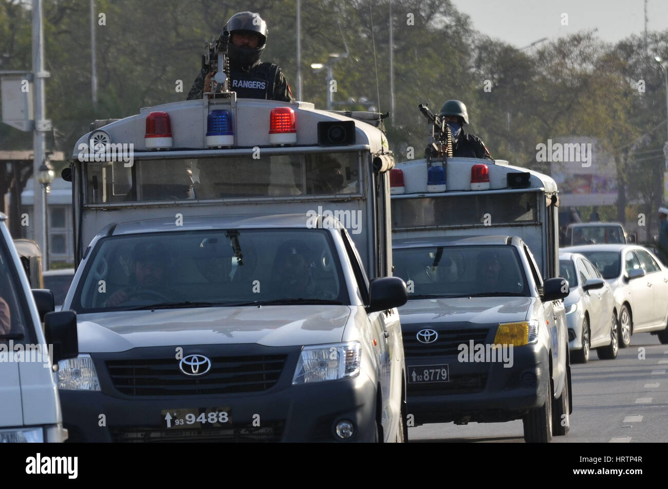 Lahore, Pakistan. 03rd Mar, 2017. Pakistani paramilitary soldiers stand ...