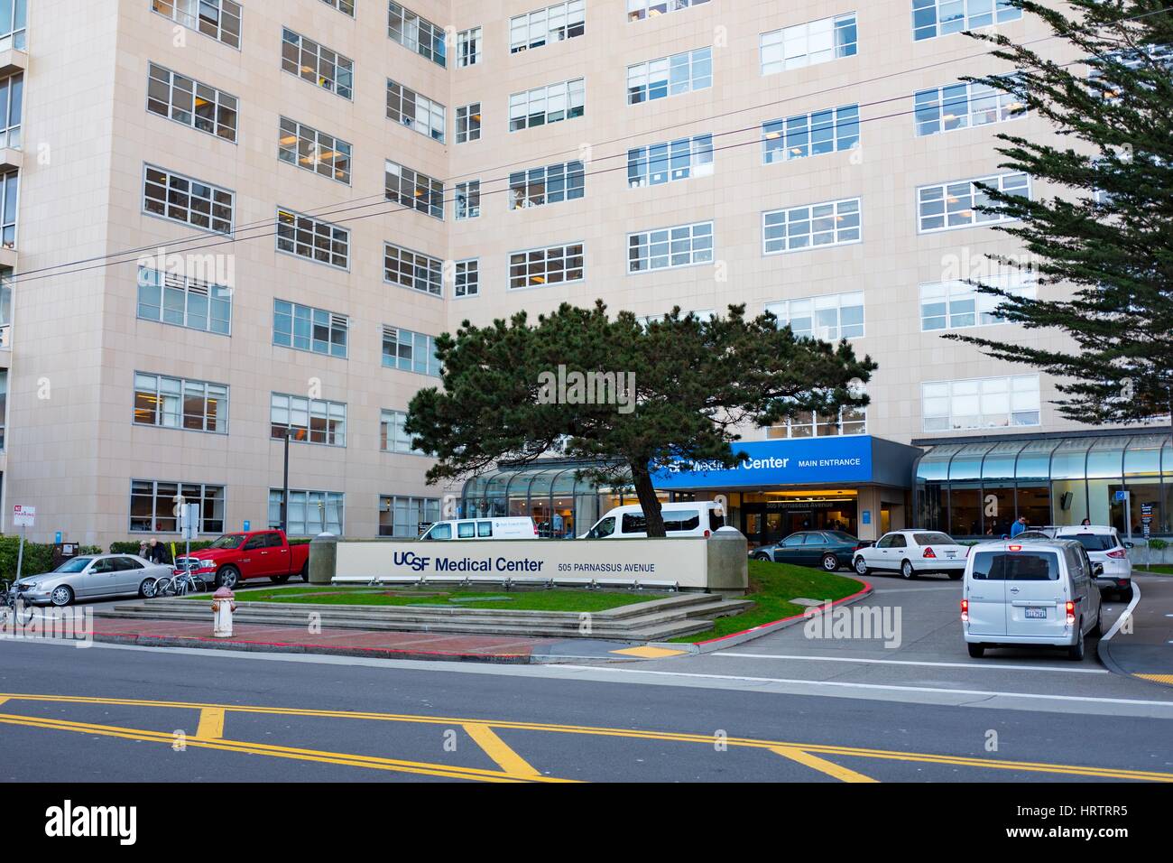 City hospital campus hi-res stock photography and images - Alamy