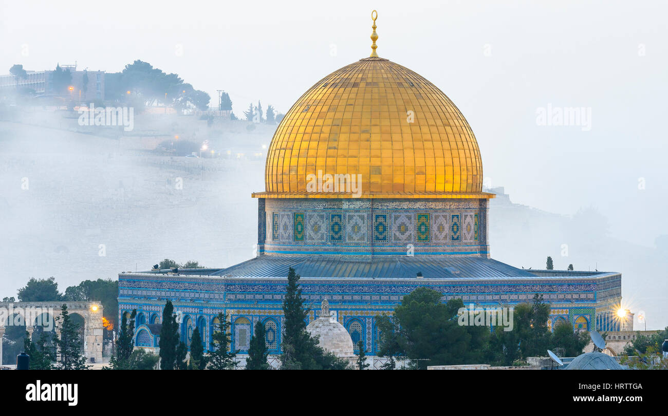 Dome of the Rock on on the Temple Mount in Jerusalem Stock Photo - Alamy
