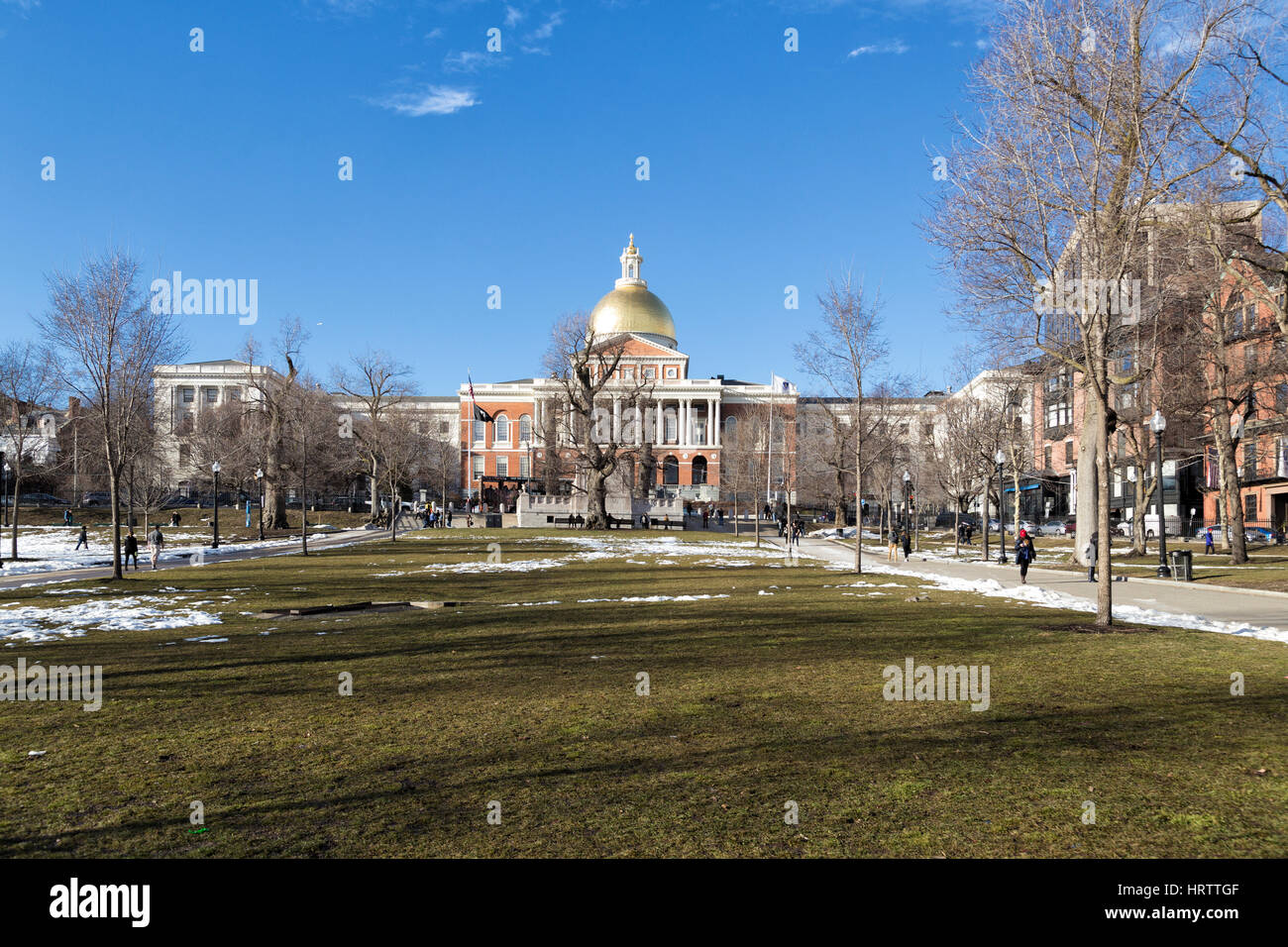 Old state house boston statue hi-res stock photography and images - Alamy