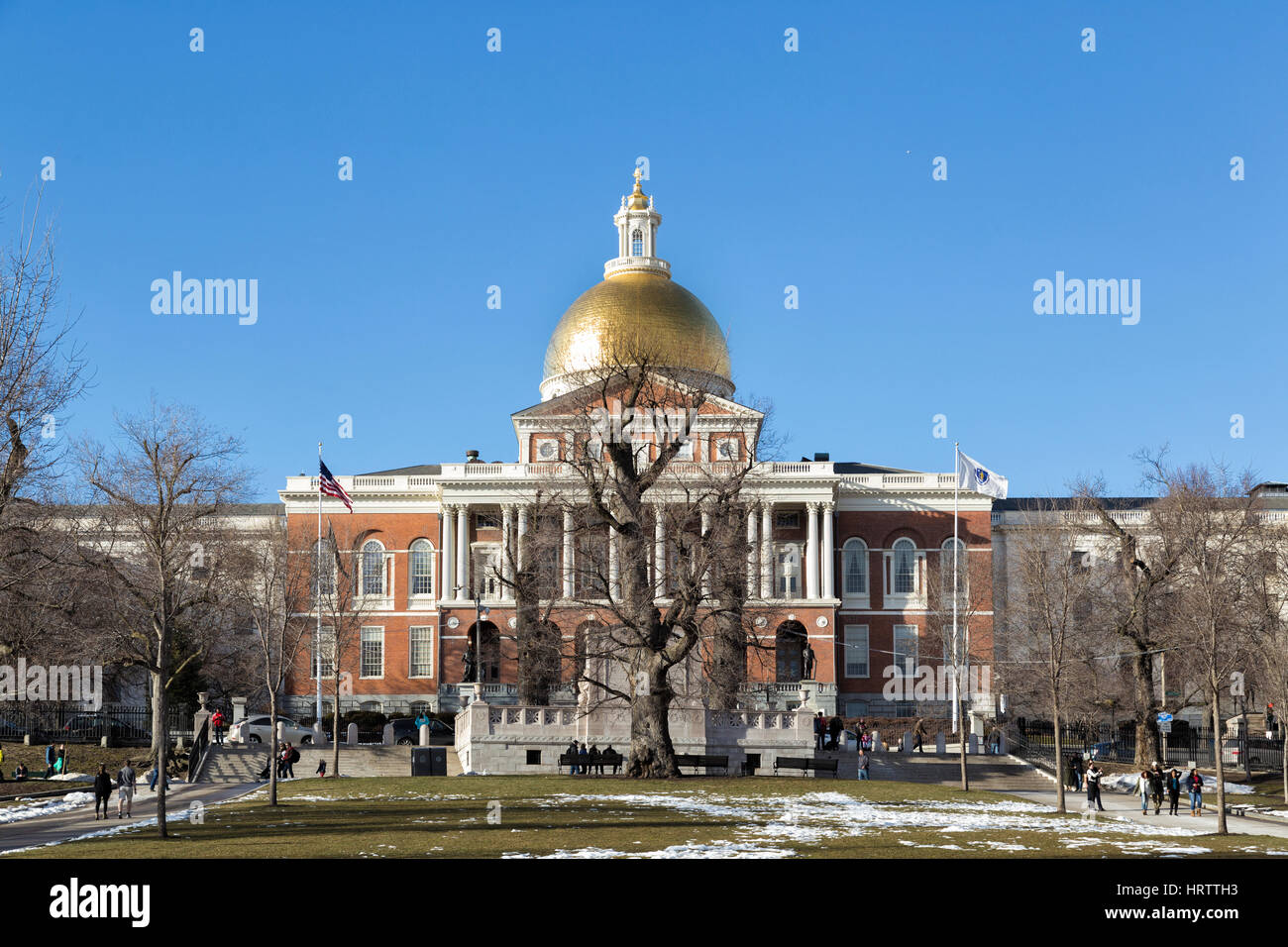 Old state house boston statue hi-res stock photography and images - Alamy
