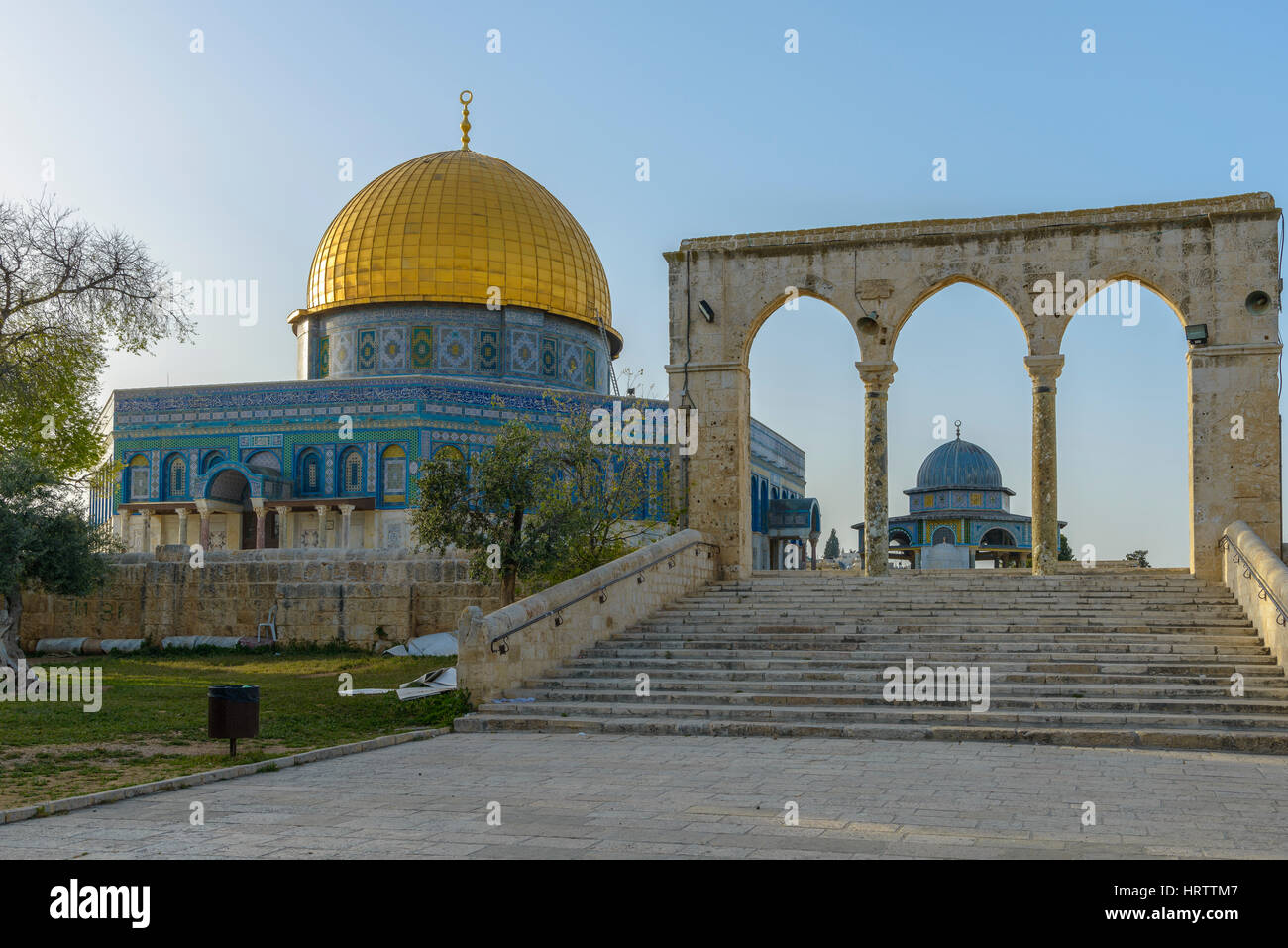 Temple mount israel stairs hi-res stock photography and images - Alamy