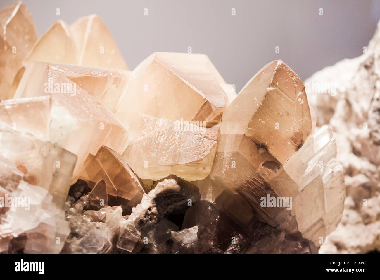 Calcite crystal hi-res stock photography and images - Alamy