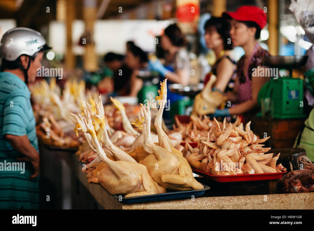 poultry chicken for sale at vietnamese market Stock Photo - Alamy