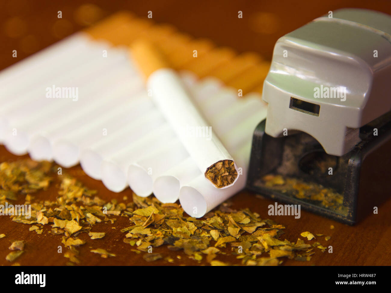 Fresh tobacco hi-res stock photography and images - Alamy
