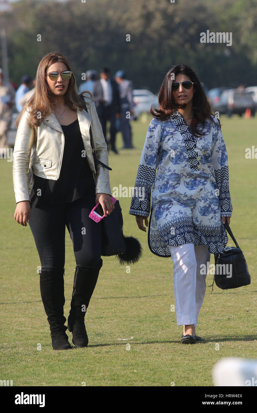 Lahore, Pakistan. 04th Mar, 2017. Pakistani spectators watching the ...