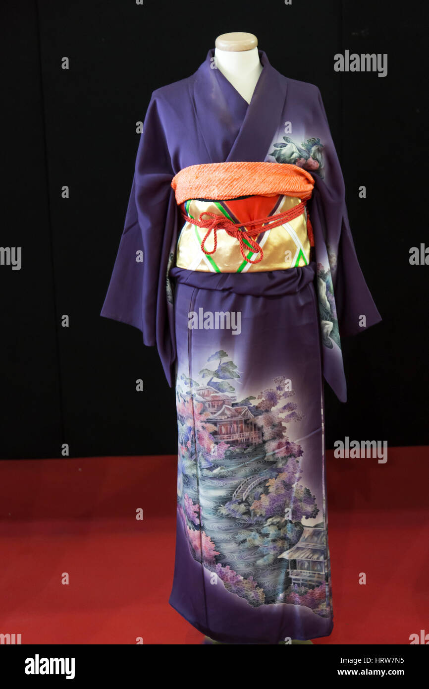 Formal kimono hi-res stock photography and images - Alamy