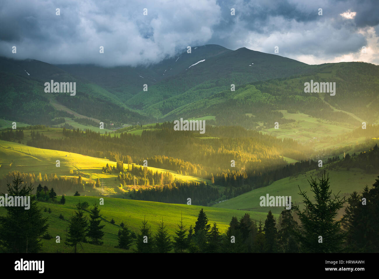 Suns rays illuminate clouds hi-res stock photography and images - Alamy