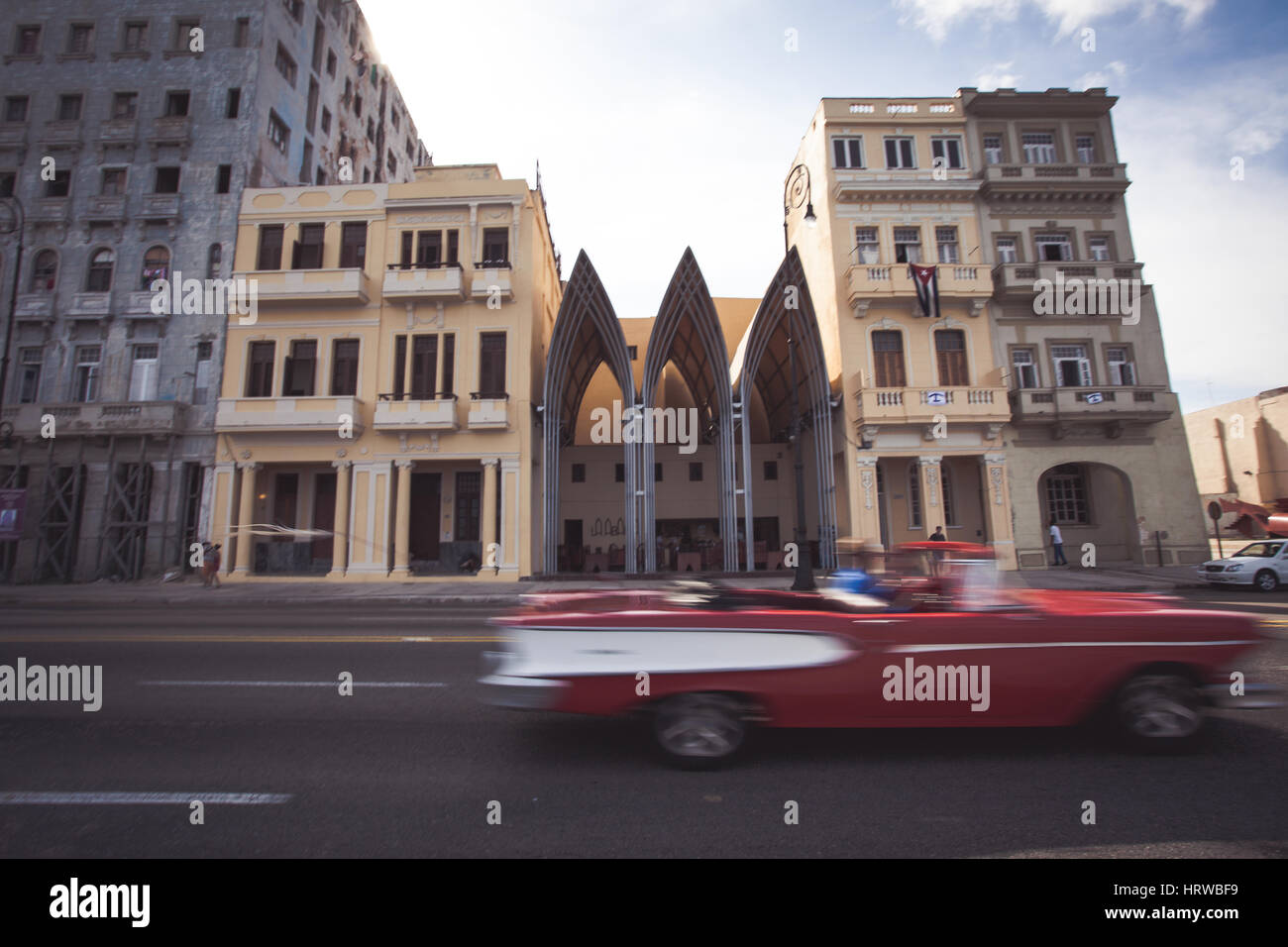 Vintage classic american car in a old street of old Avana, Cuba Stock ...