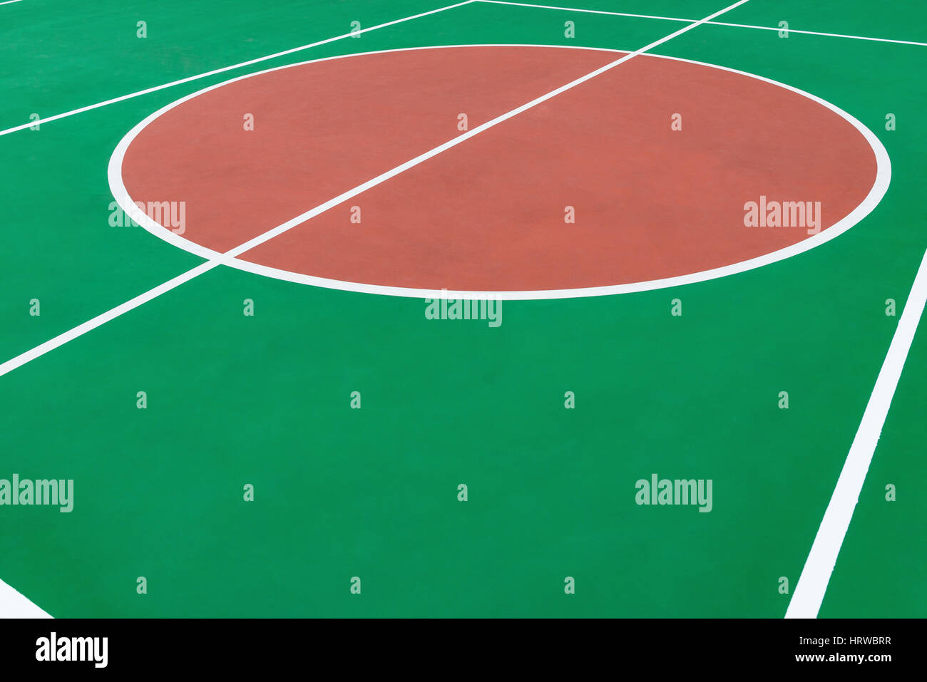 central circle of a basketball court Stock Photo - Alamy
