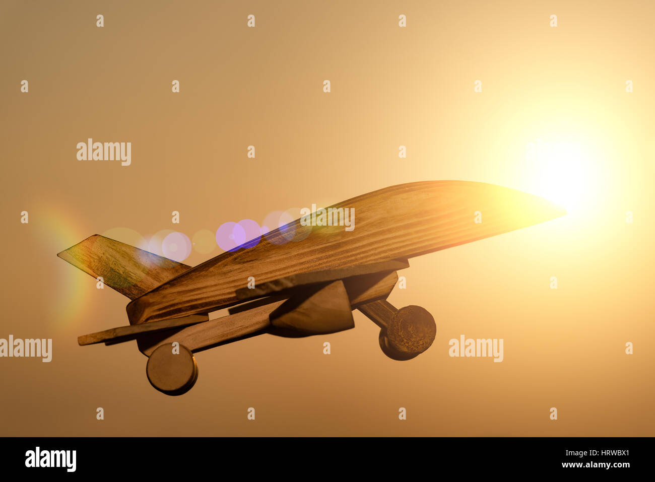 Aircraft in front of the sun hi-res stock photography and images - Alamy
